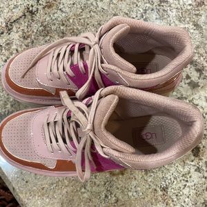 UGG | Shoes | Ugg Australia Flat Form Sneakers Size 8 Euc Rare | Poshmark